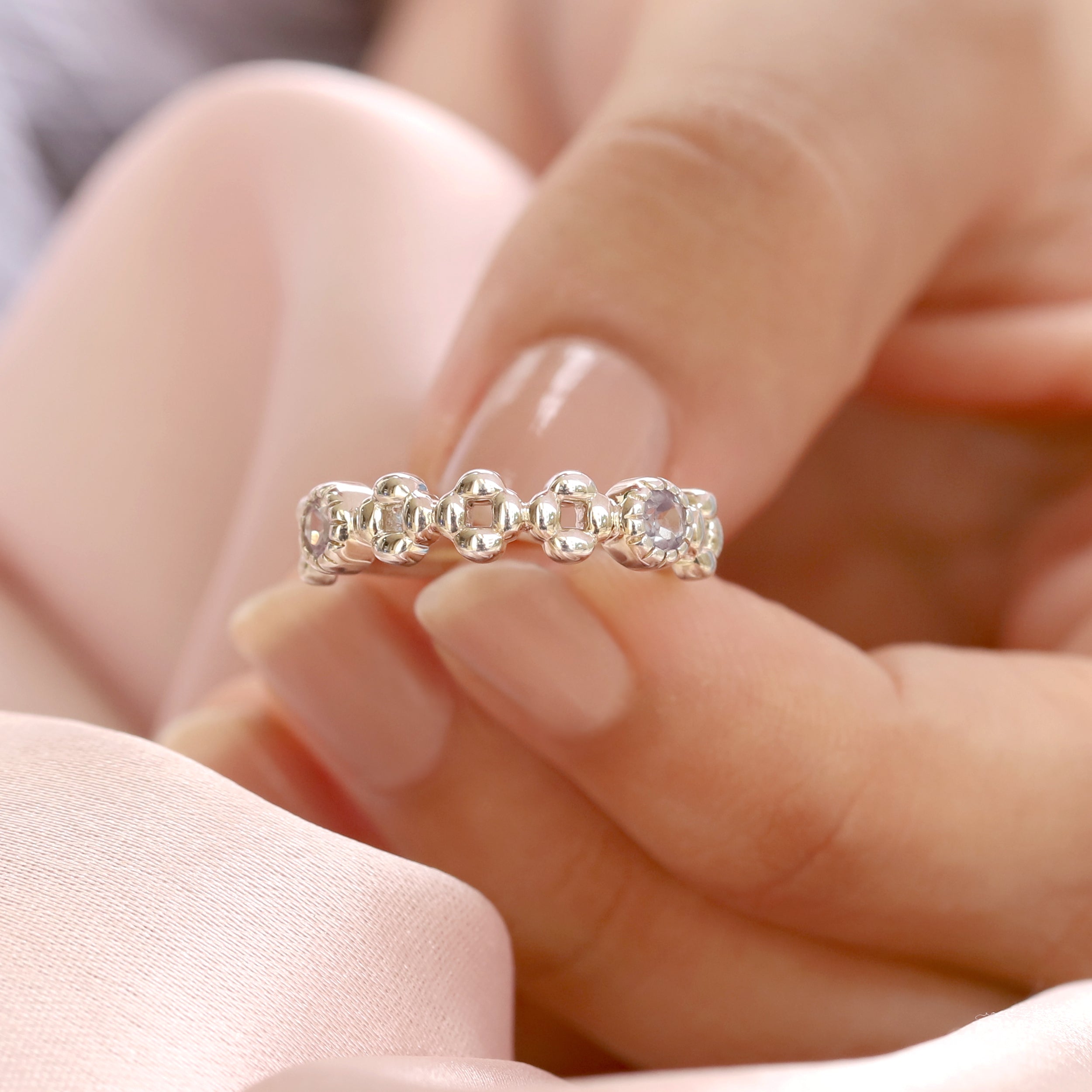 Anna stacking Band with Lab Alexandrite – Capucinne Blue